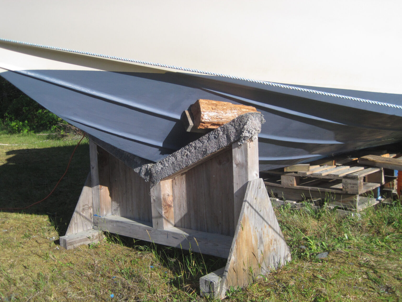 Deep V vs. Flat Bottom: Which Is A Better Boat Hull? - Fishingpicks.com ...